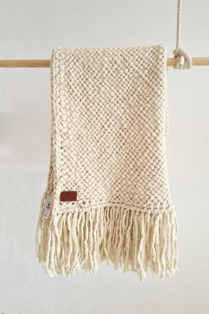 Throws and Bedding – The Andes Project